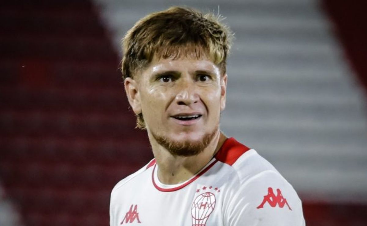 Video: Leo Gil brilla con Huracán con notable asistencia en el clásico