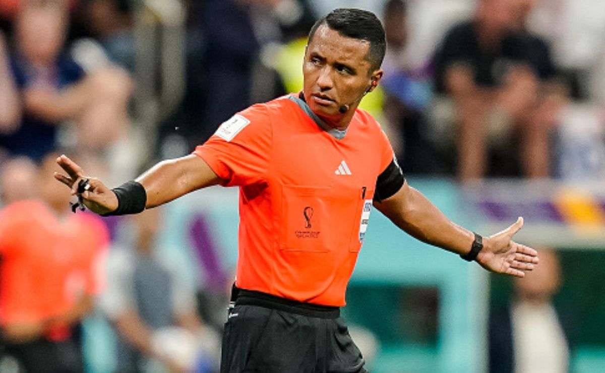 Iván Barton fue homenajeado en su comunidad - Futbol Centro America