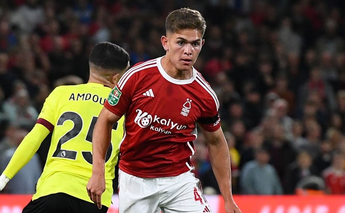 Brandon Aguilera aporta con gol y asistencia en empate de Nottingham ...