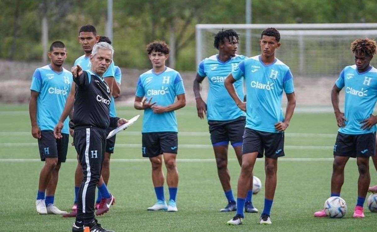 Reinaldo Rueda suma dos nuevos futbolistas para el duelo de la ...