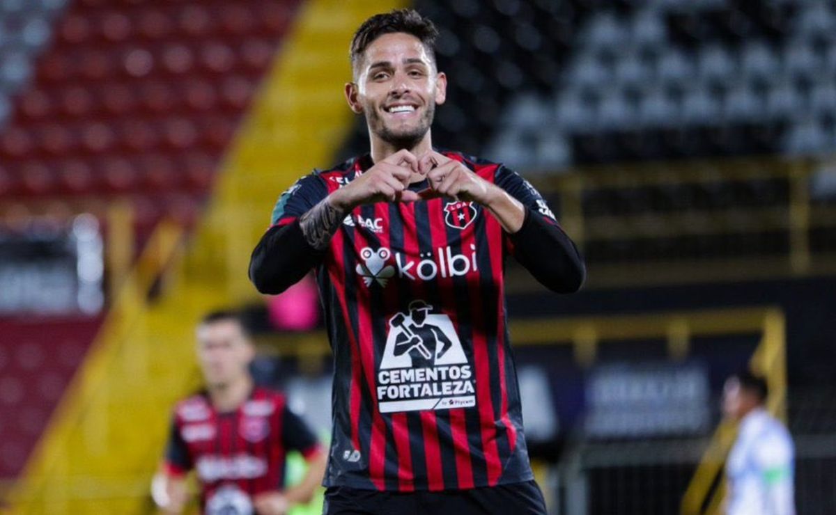Jonathan Moya regresa a Alajuelense: por cuántos años firmó y cuánto ...