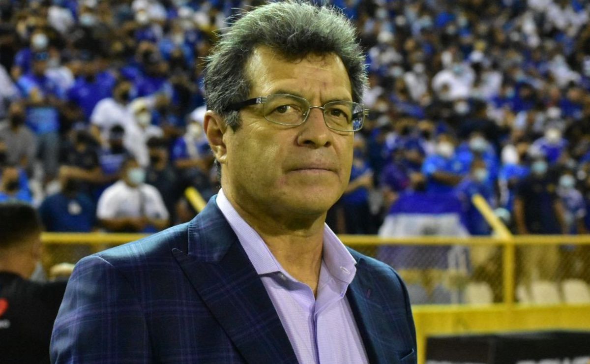 Un entrenador legionario: Hugo Pérez entre las principales opciones ...