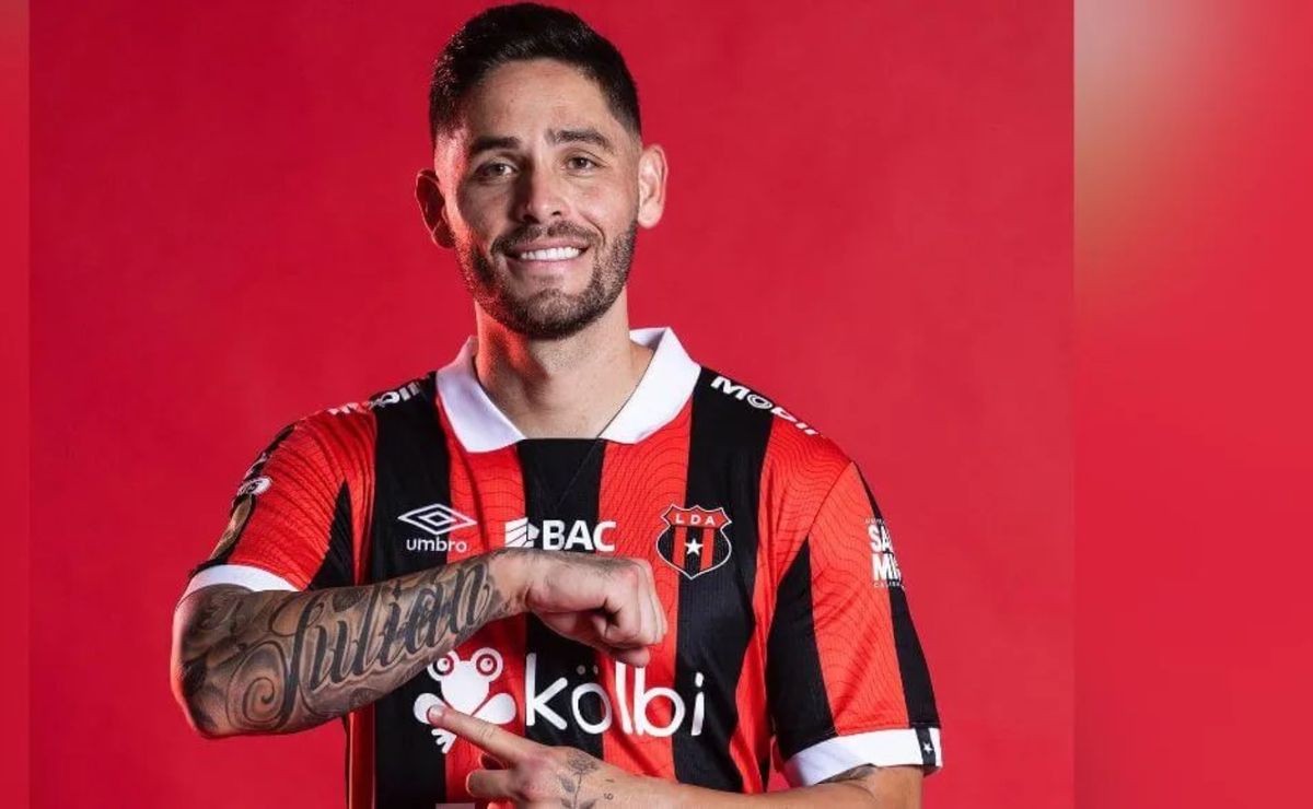 Jonathan Moya elige: ¿Alajuelense o Saprissa? - Futbol Centro America