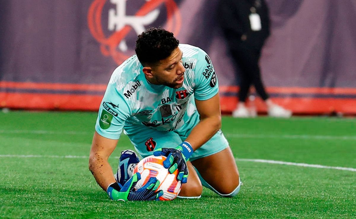 Leonel Moreira hace una dura autocrítica por su nivel en la derrota de ...