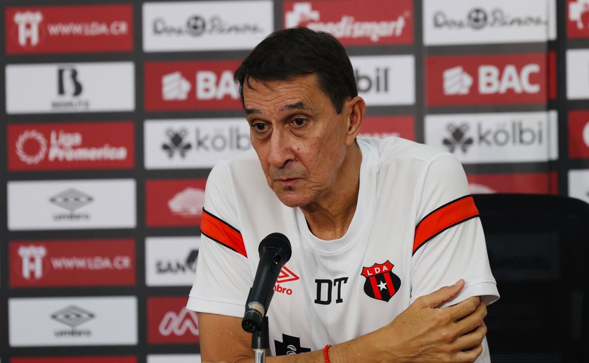 El problema inesperado que Guimaraes no sabe cómo resolver en Alajuelense - Futbol Centro America