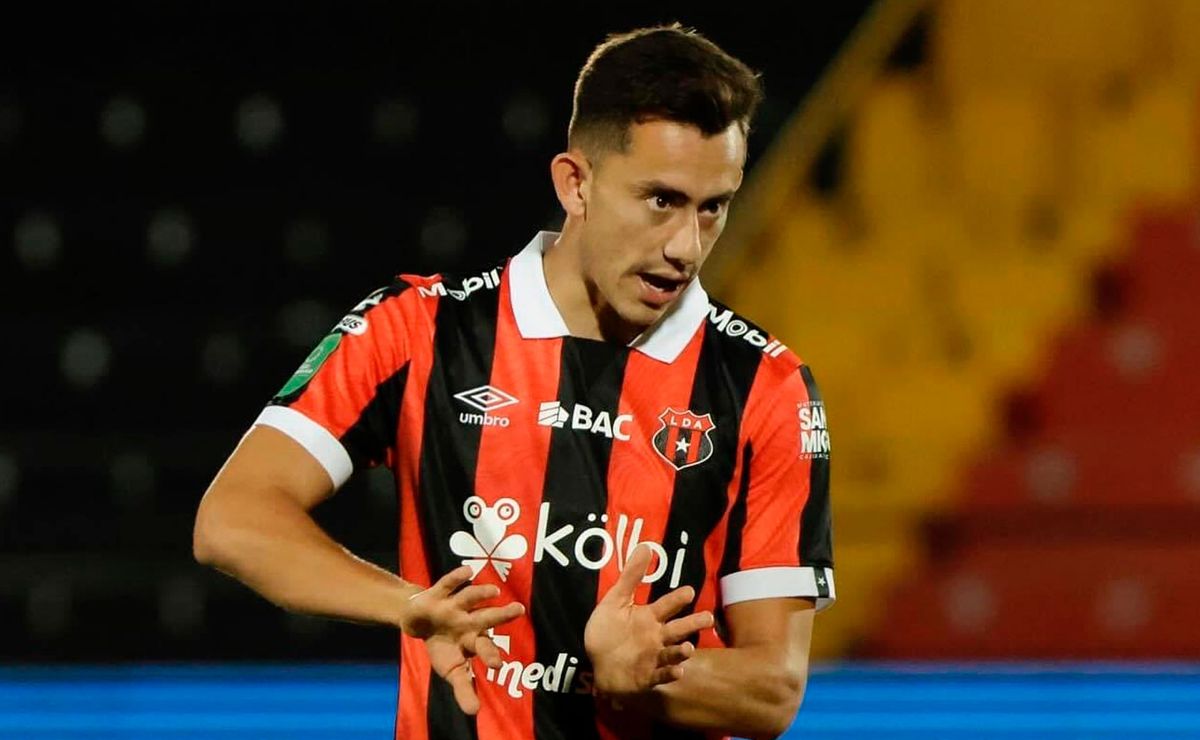 Kevin Cabezas sorprende a Alajuelense con un video que nadie imaginó ...