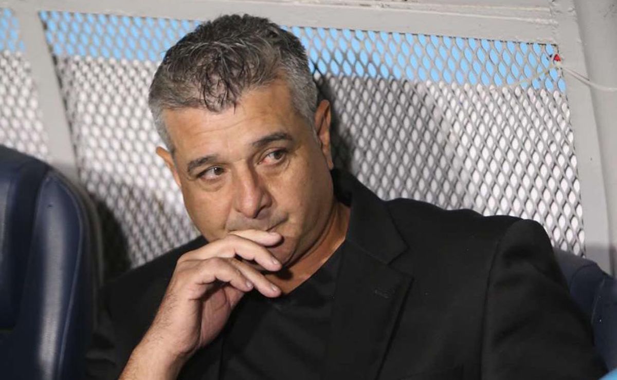 ¡Vuelve la polémica! Diego Vásquez nuevamente tiene fuerte discusión con los periodistas ...