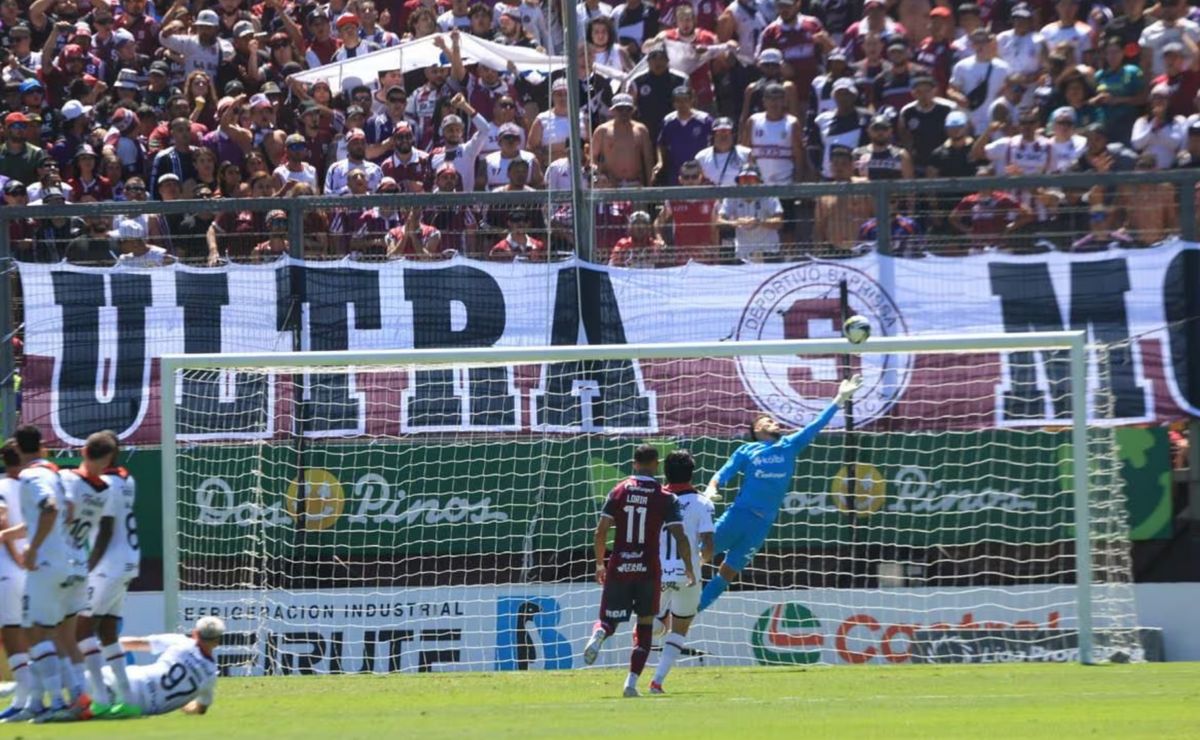 "Saprihora": el jugador que Saprissa evaluó fichar envió un guiño tras ...