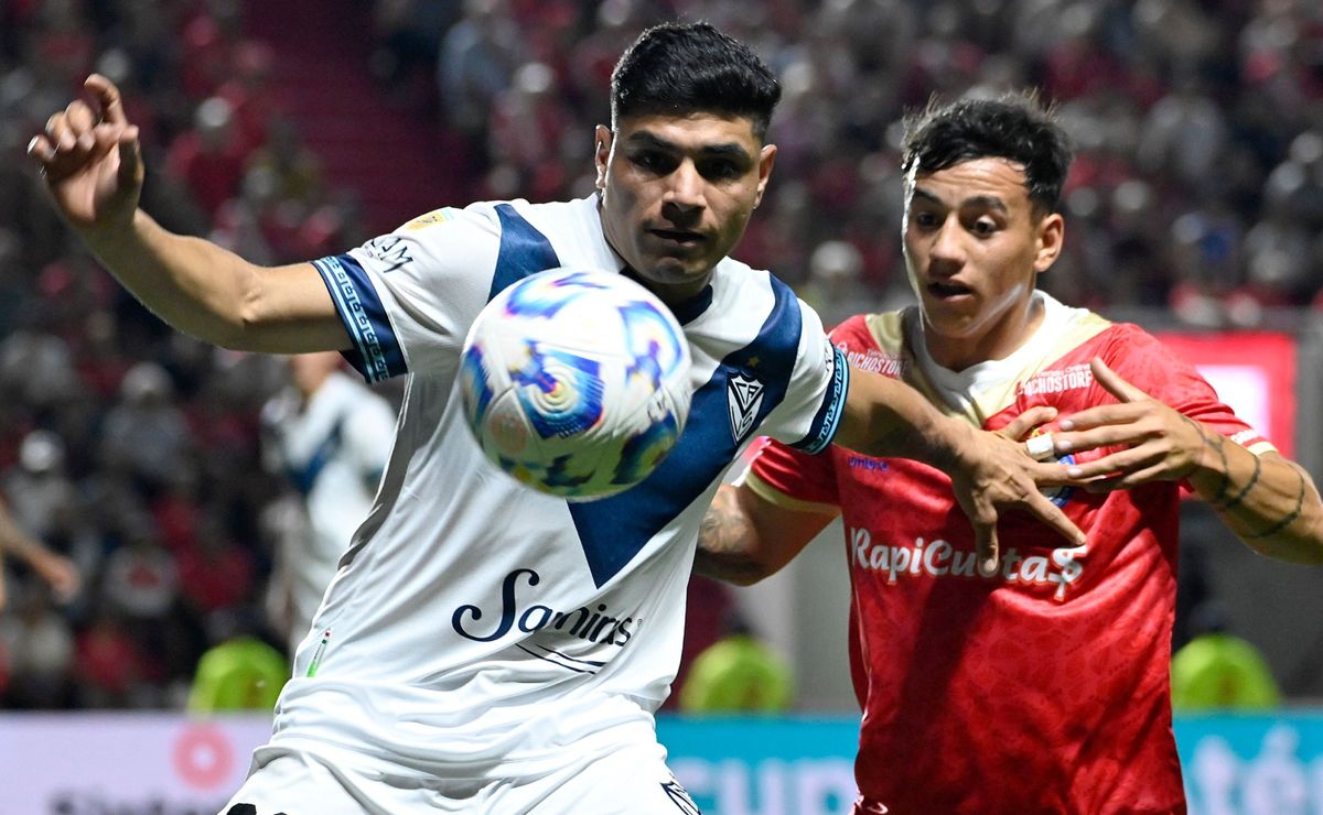 ¿Boca va por Claudio Aquino en diciembre? La firme postura de Vélez