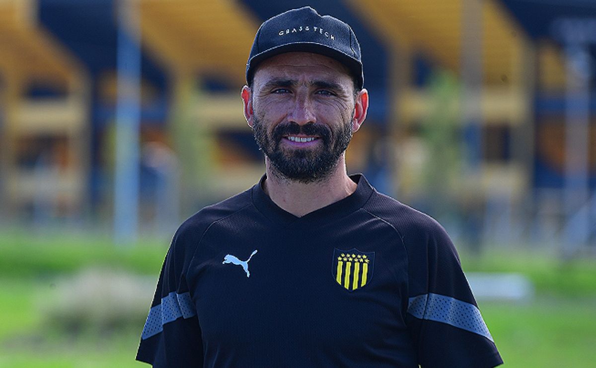 Emiliano Albín jugó en Boca con Riquelme y se retiró para ser ingeniero ...