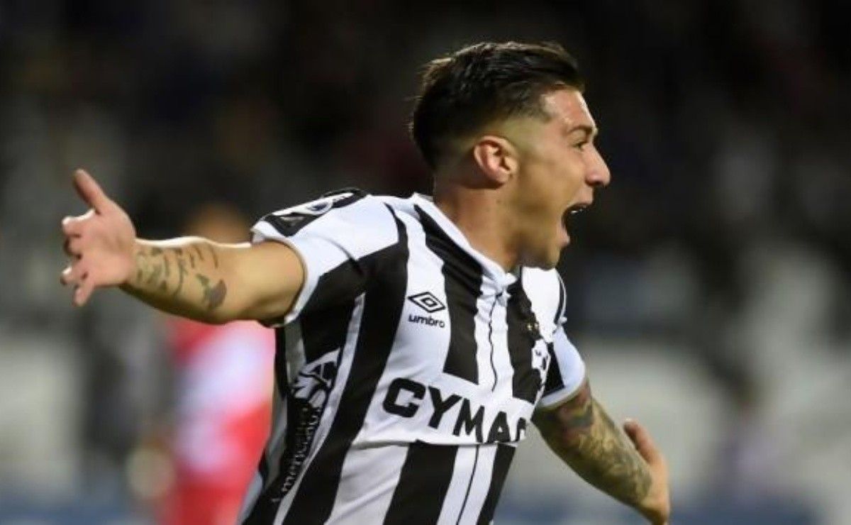 Christian Bravo está en la mira de Peñarol, rival de Colo Colo en la ...