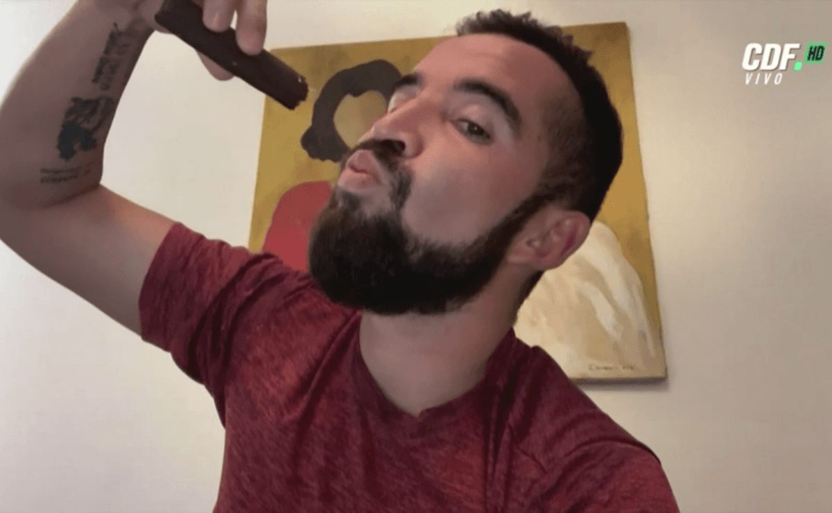 Roberto Cereceda con el “baile del perrito” y Fernando Cordero ...