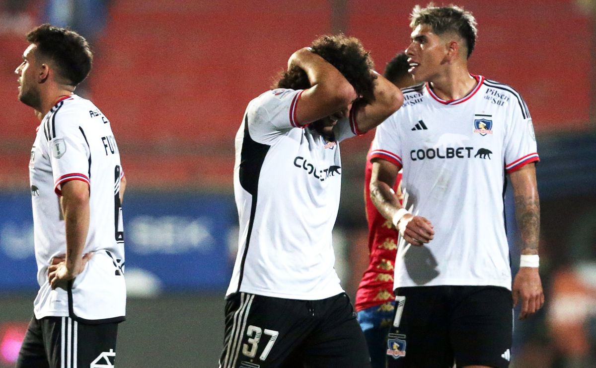 Familia alba analiza el rendimiento de Colo Colo: "Pobre y paliducho"