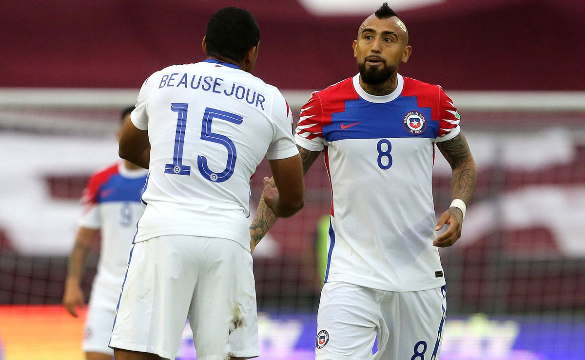 Brutal defensa de Beausejour a Arturo Vidal por críticas desde Colo Colo