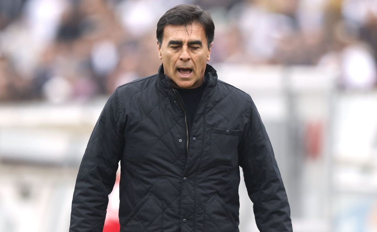 Quinteros y otra polémica por jugar con un lesionado en Colo Colo