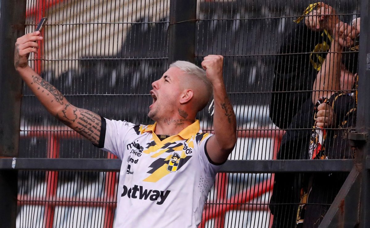 Aparece video de Rodrigo Holgado celebrando 'a lo Totti' en Coquimbo