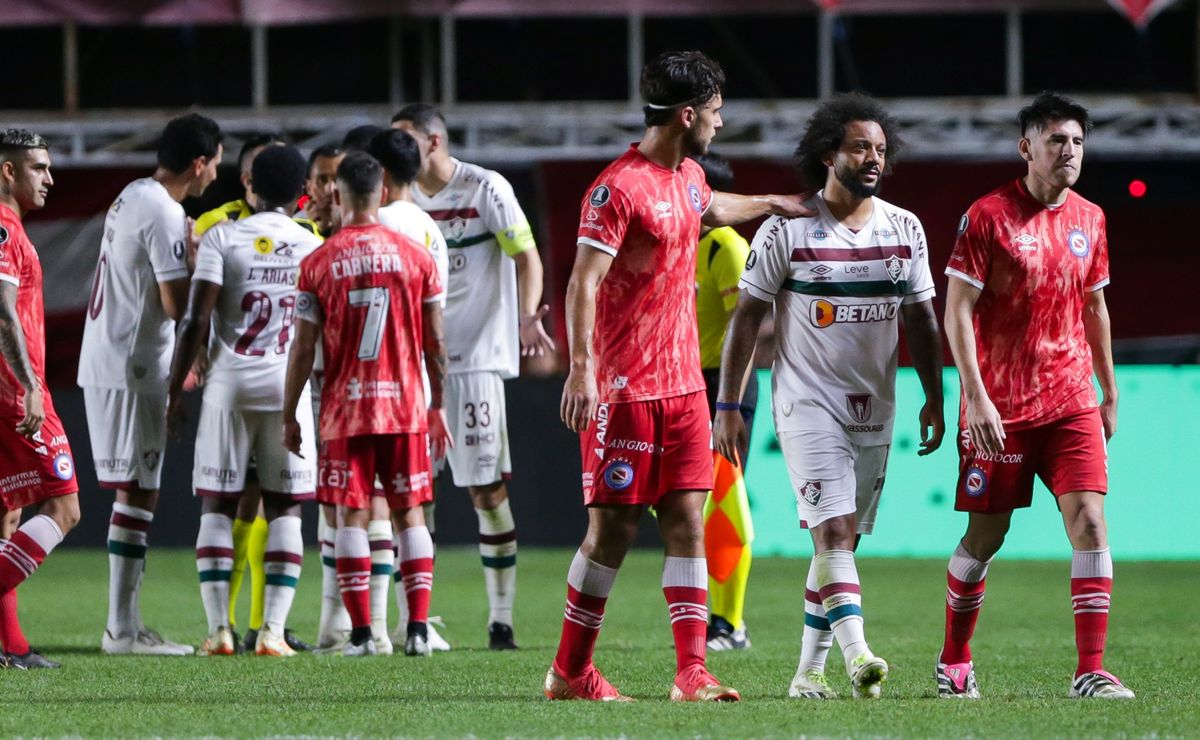 Marcelo recibe castigo por quebrar rival en Copa Libertadores