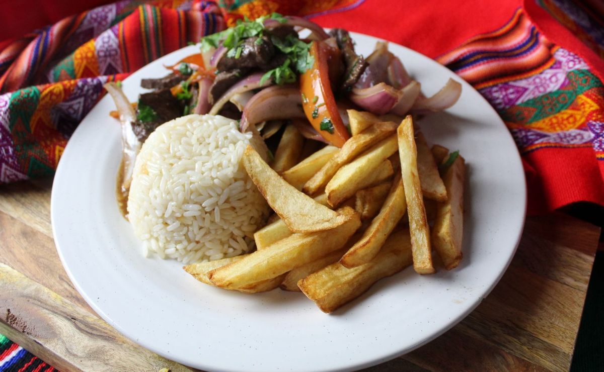 Receta de lomo saltado peruano: ¡Sabor tradicional en tu cocina!