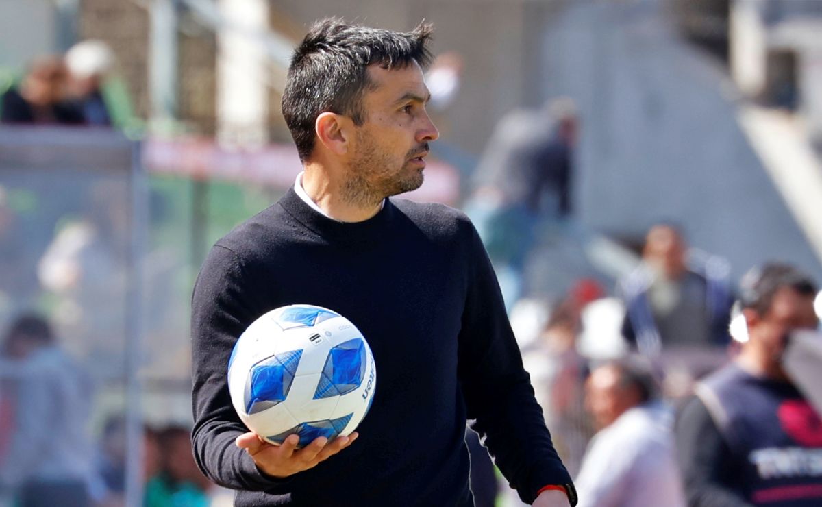 Primera B: Felipe Núñez deja de ser el entrenador de Deportes Recoleta