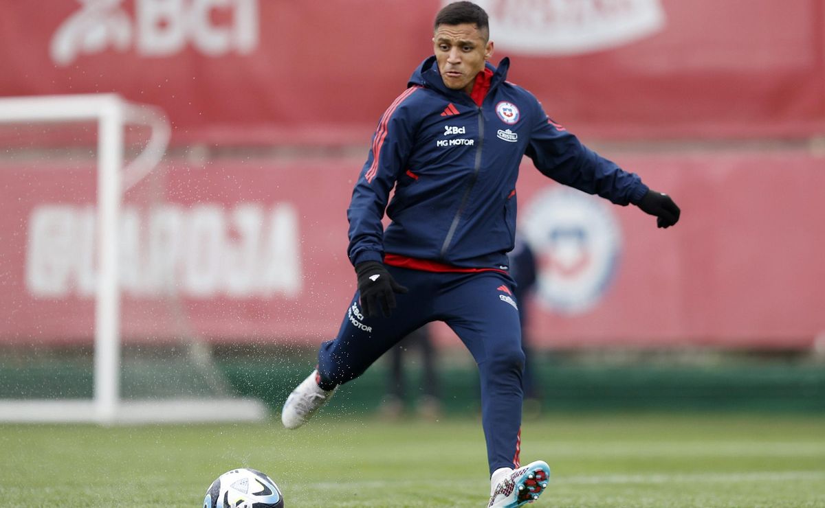 Alexis Sánchez vuelve a entrenar e ilusiona a La Roja previo a Colombia