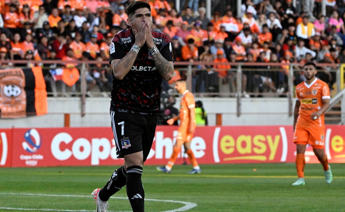 Carlos Palacios retorna y potencia a Colo Colo en la recta final