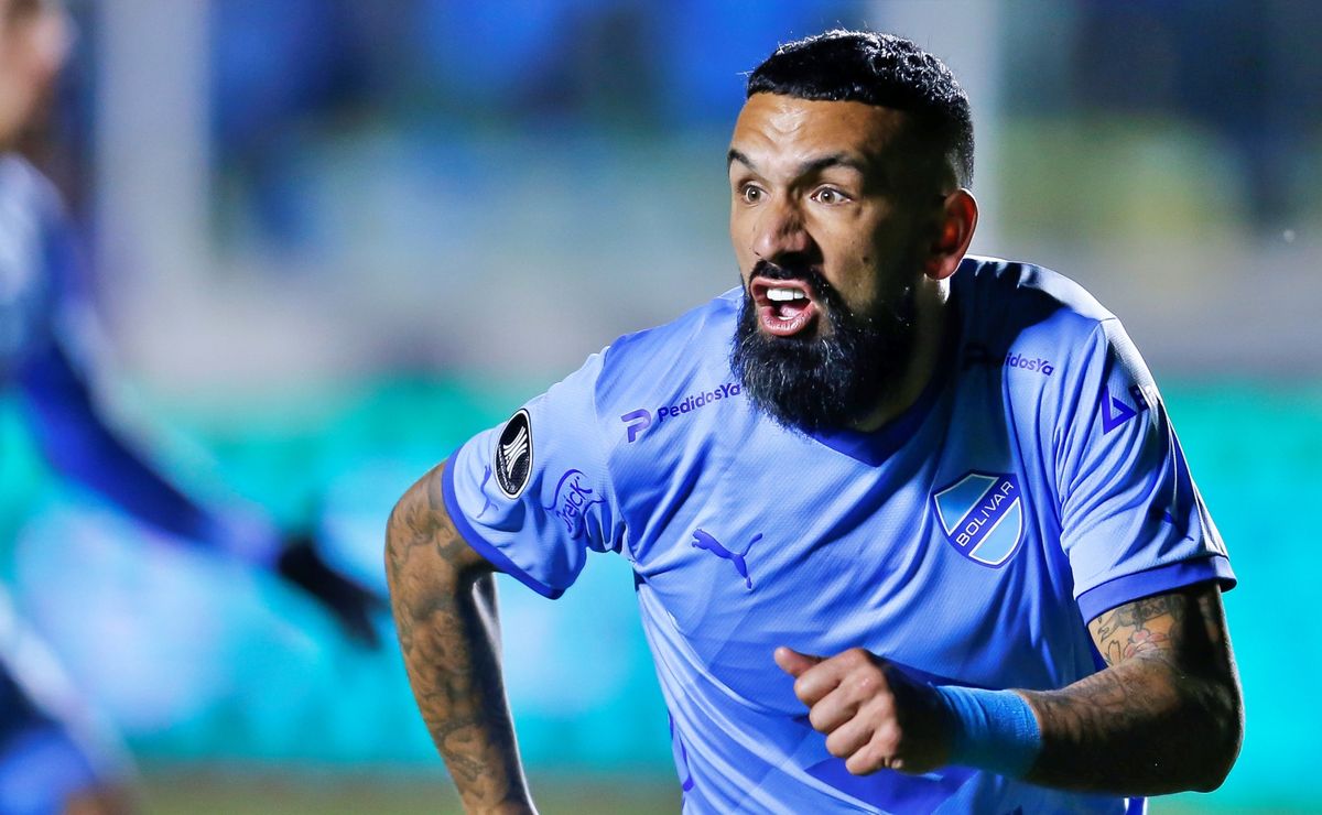 Ronnie Fernández logra triplete y deja al Bolívar en la Copa Libertadores