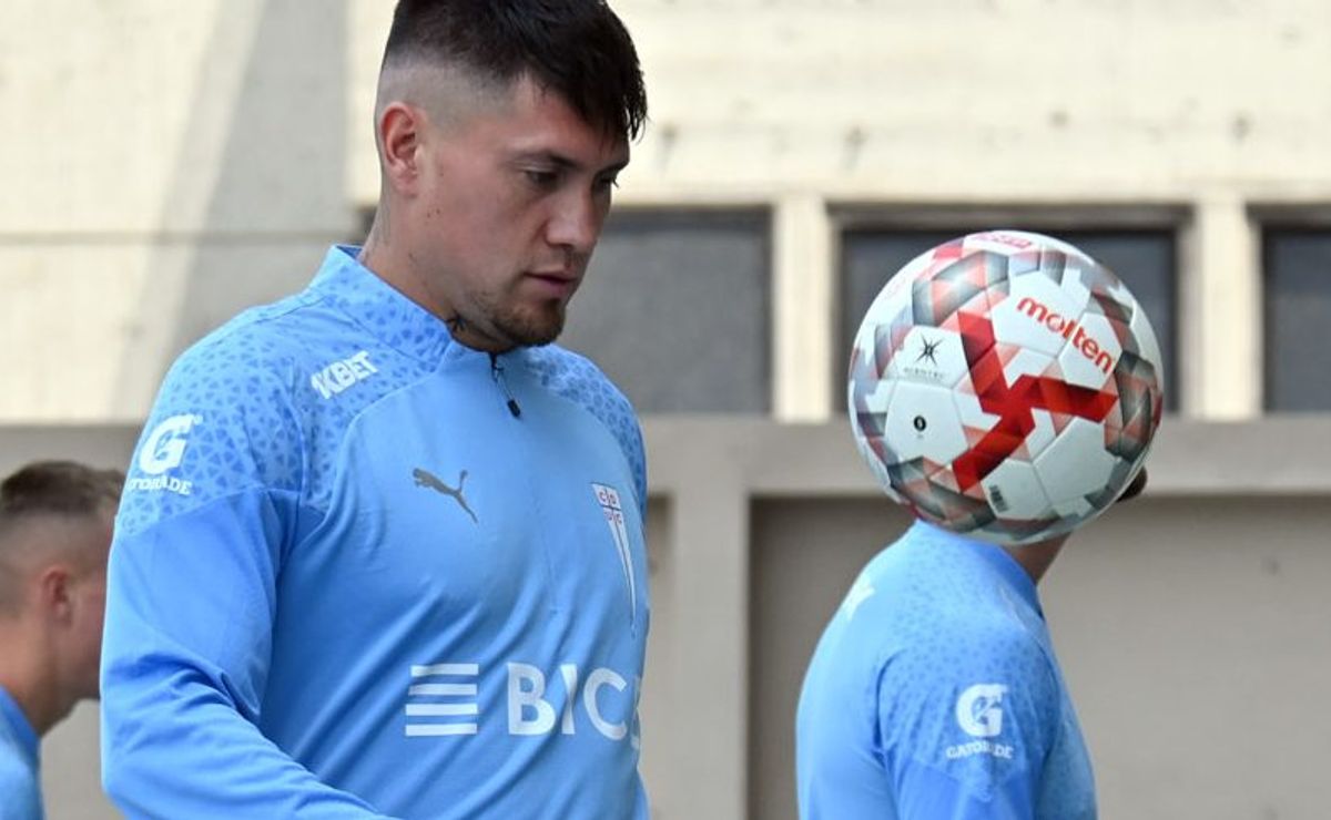 Nicolás Castillo deja con la boca abierta a Sebastián Pérez en Católica