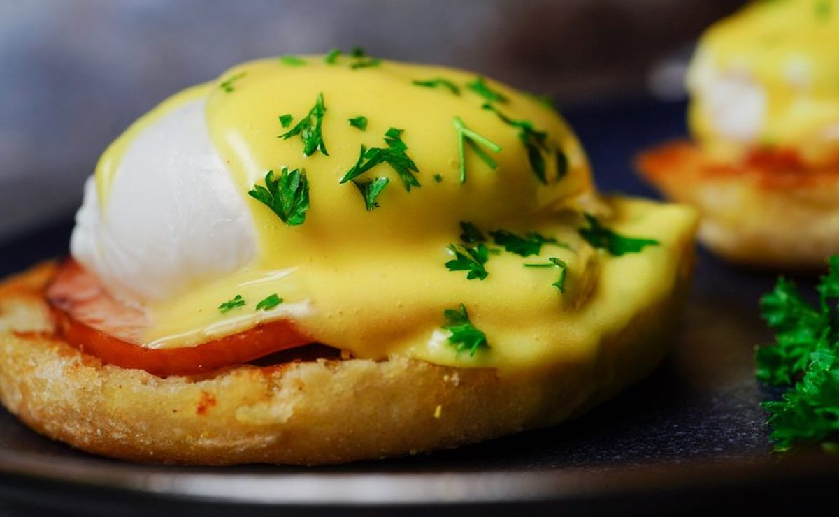 ¡Perfecta para huevos benedictinos! Salsa holandesa receta paso a paso