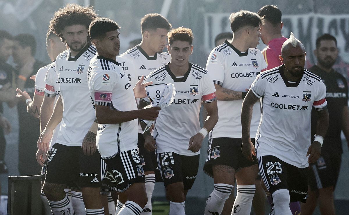 Jugadores de Colo Colo acuerda por fin los premios - RedGol