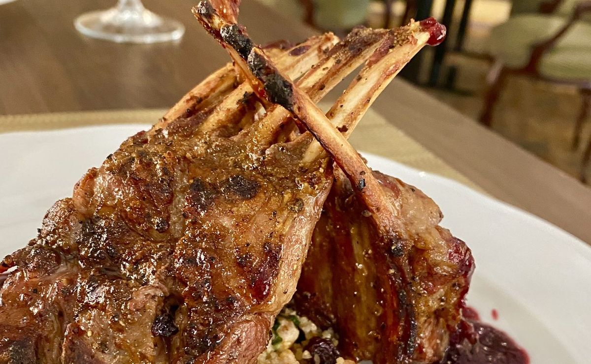 Carré de cordero: Una receta que elevará tu nivel en la cocina