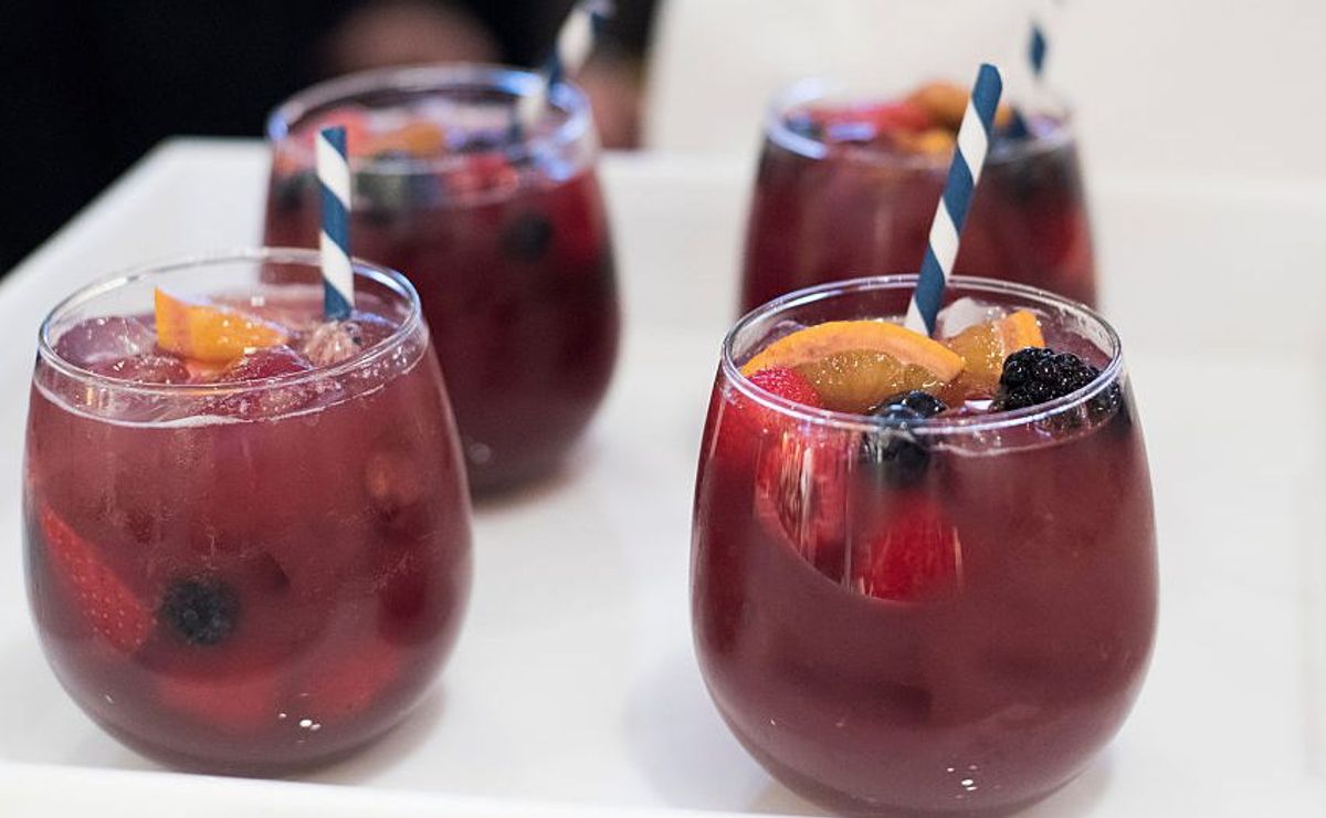 Comienza el fin de semana: El día perfecto para esta receta de sangría