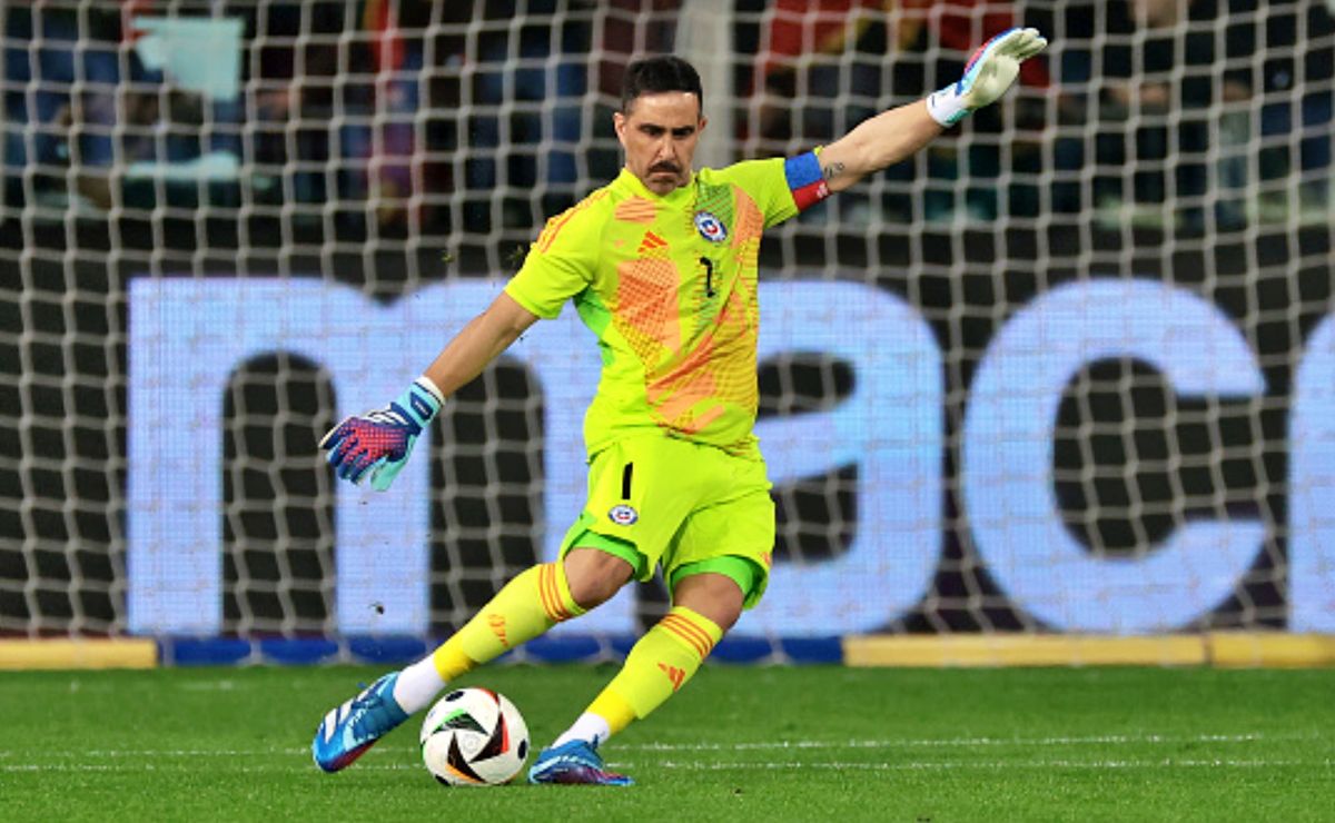 ¿Lejos de Chile? La confesión de Claudio Bravo sobre su futuro