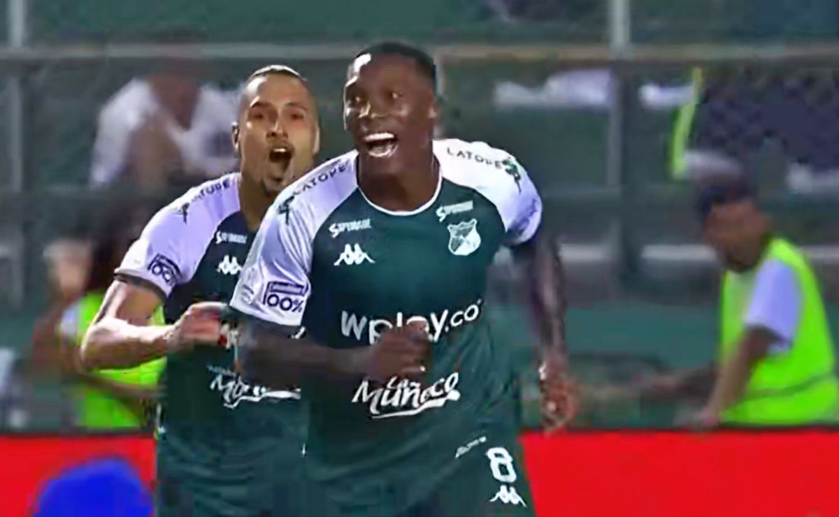 Colo Colo: Fabián Castillo anota un megagolazo y es héroe en Colombia