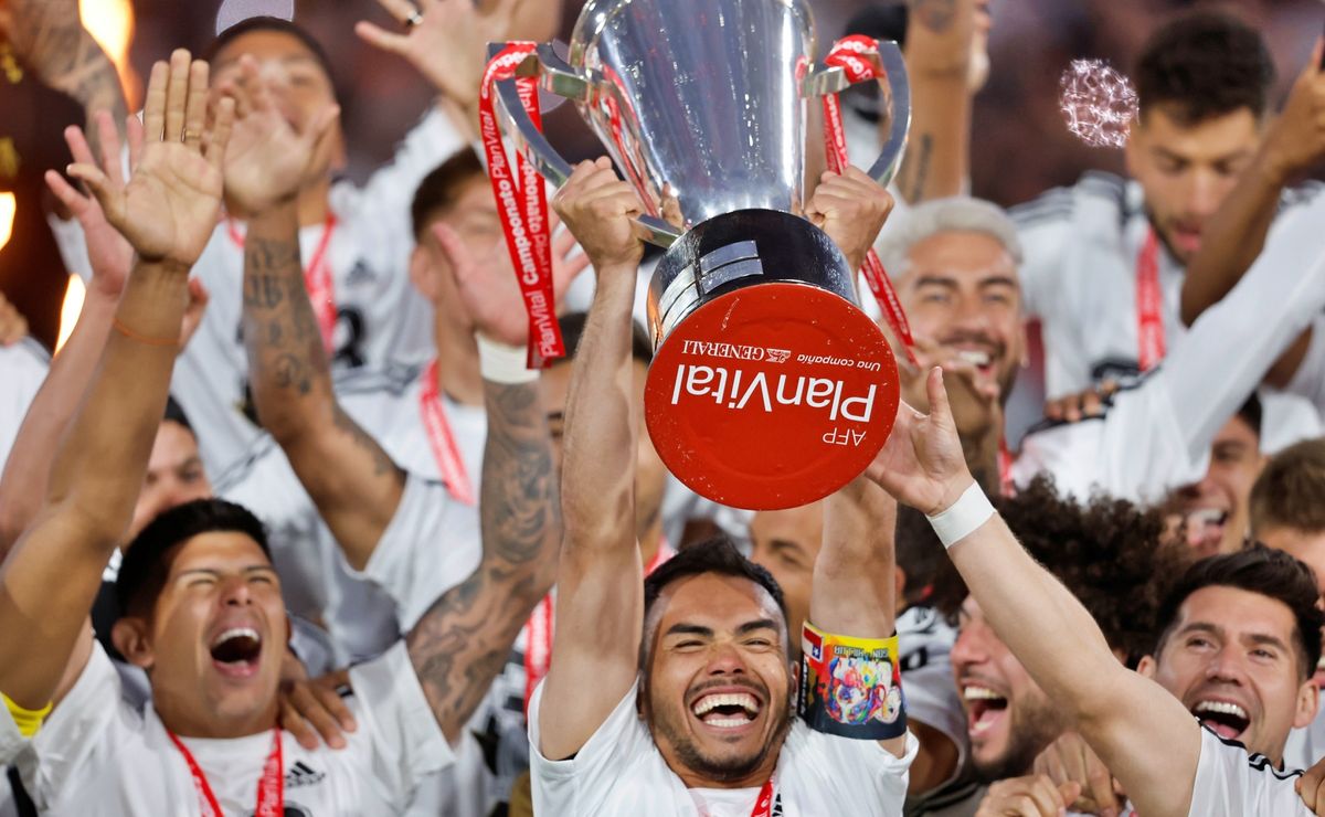 Colo Colo: Las portadas de las 33 estrellas del eterno campeón