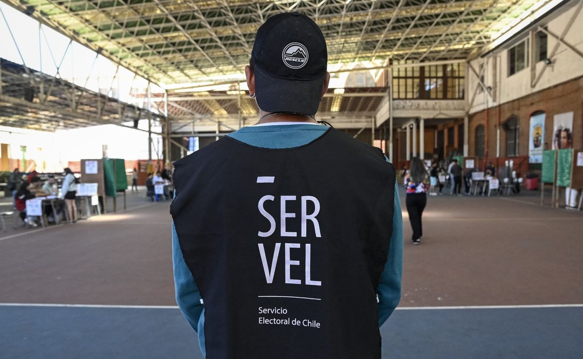 ¿Qué hace el Personal de Enlace? Servel ofrece capacitación