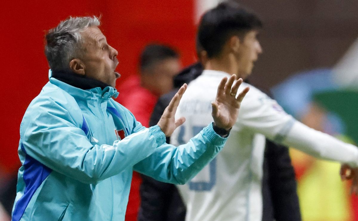 Tito Awad liquida los "inventos" de Álvarez en U. de Chile - RedGol