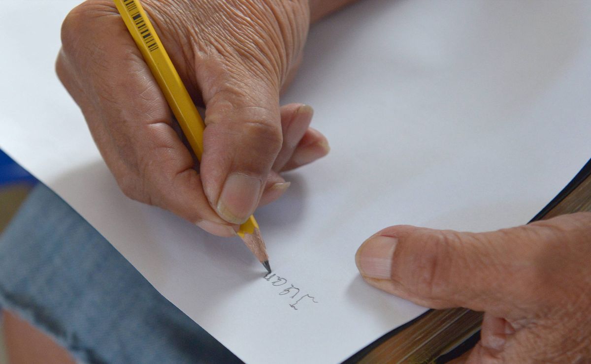 ¿Se dice afuera o fuera? Conoce cuáles son sus diferencias