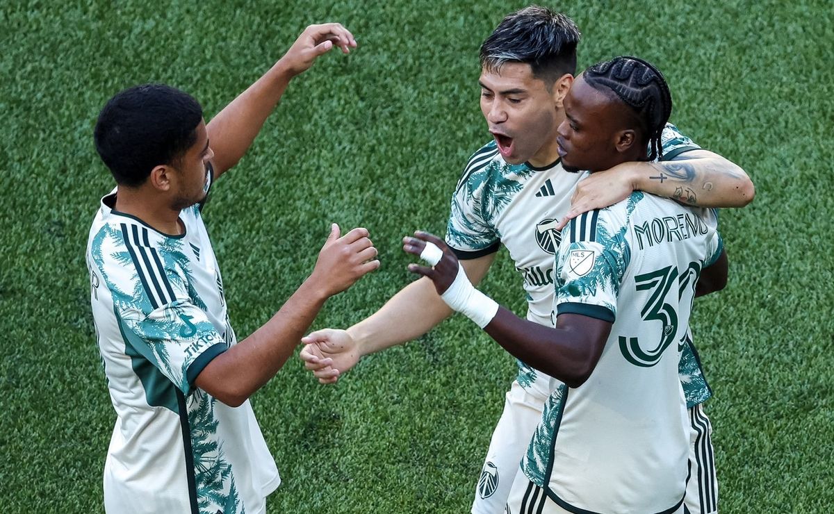 Felipe Mora anota en MLS y llega a 11 goles durante 2024 - RedGol