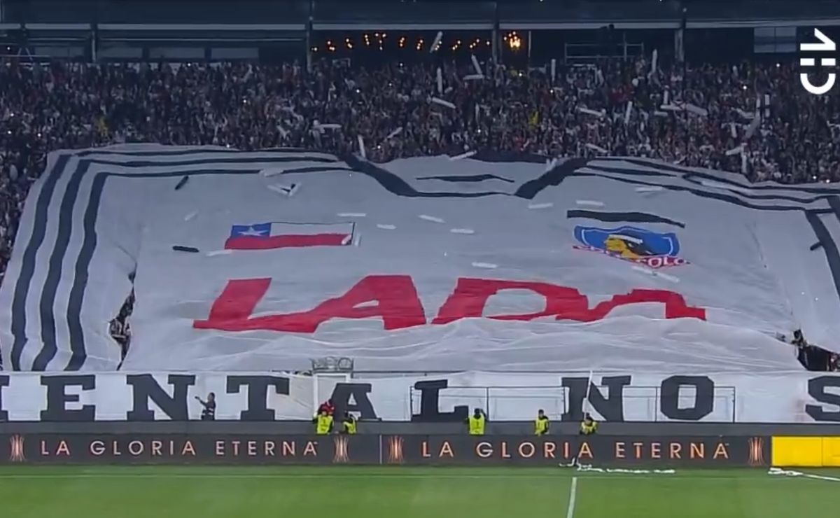 Las banderas gigantes que mostró Colo Colo por la Copa Libertadores de ...