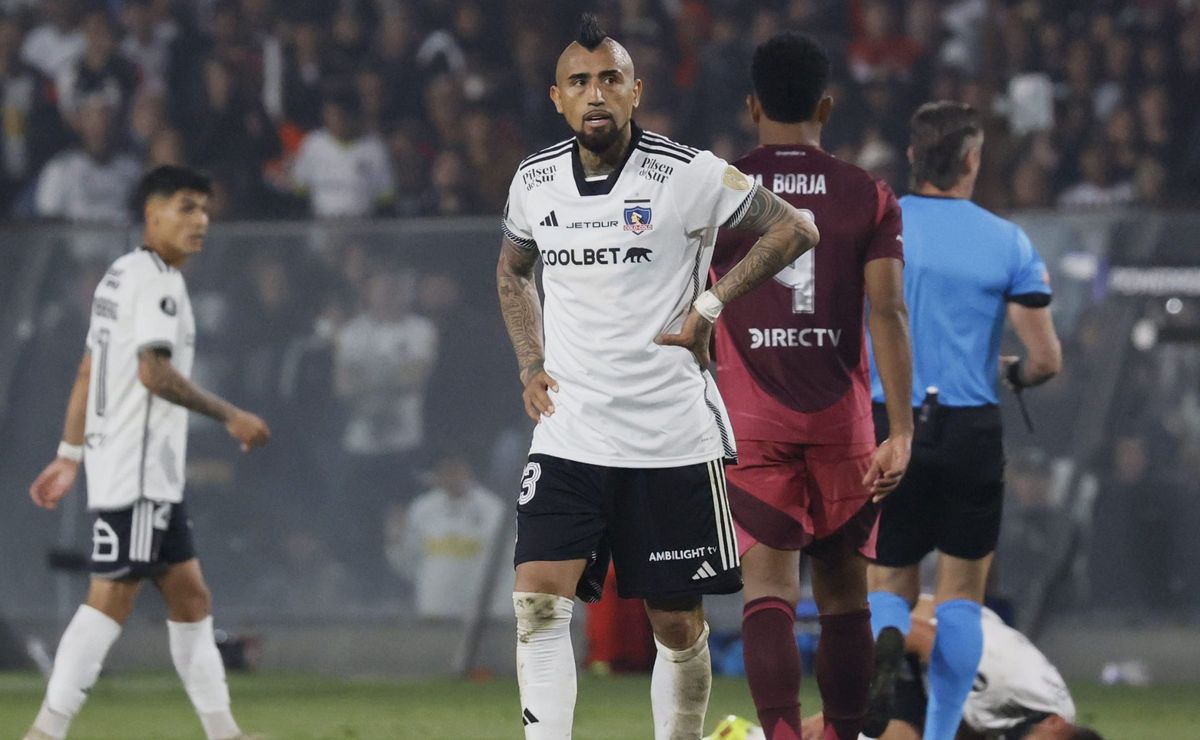 Arturo Vidal cree que Colo Colo es Chile: "El 90% son colocolinos"
