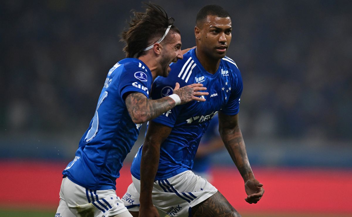 Pronósticos Cruzeiro vs Lanús 23/10/2024