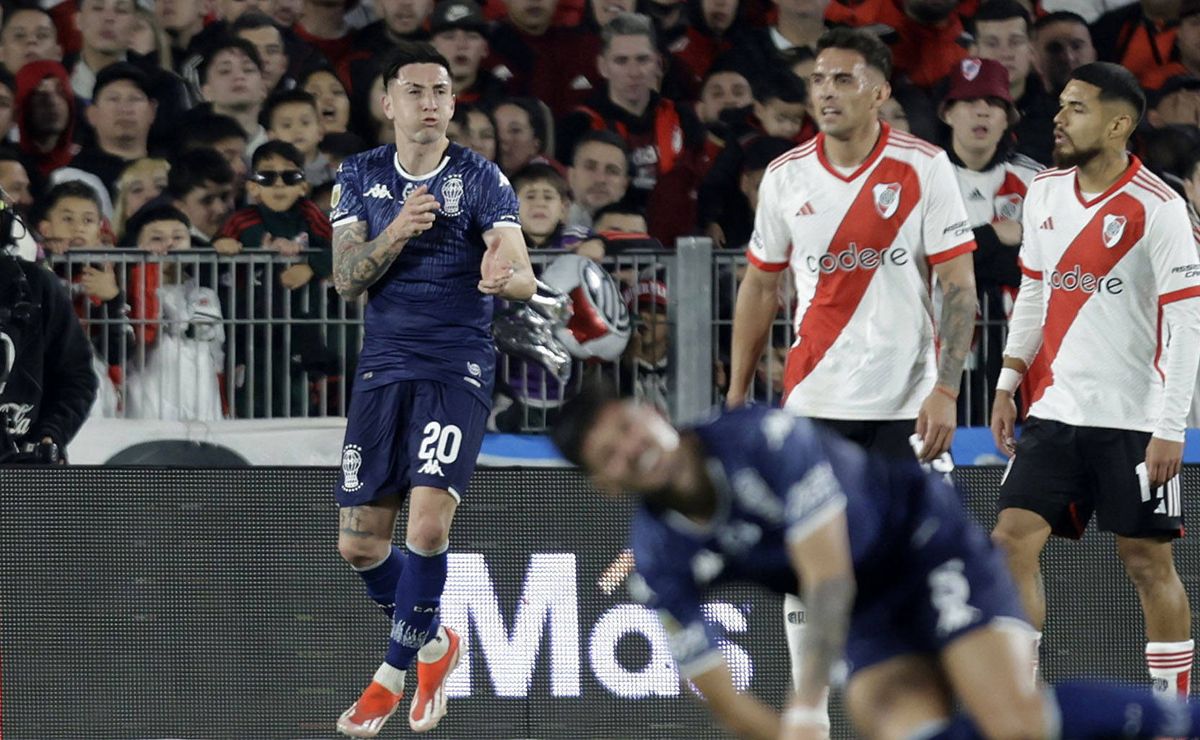 Pinilla cree que Rodrigo Echeverría la rompe como refuerzo de River Plate
