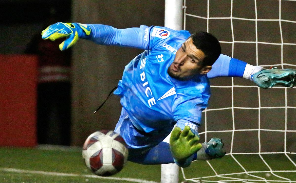 Colo Colo aborda el marcado pasado de Dituro en Universidad Católica ...