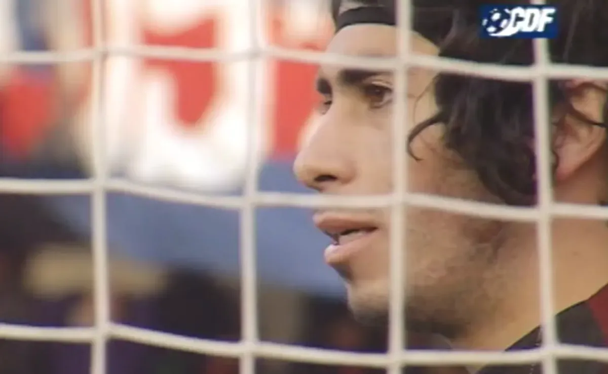 63 de mayo en la U y una rabona que Johnny Herrera "se come toda"