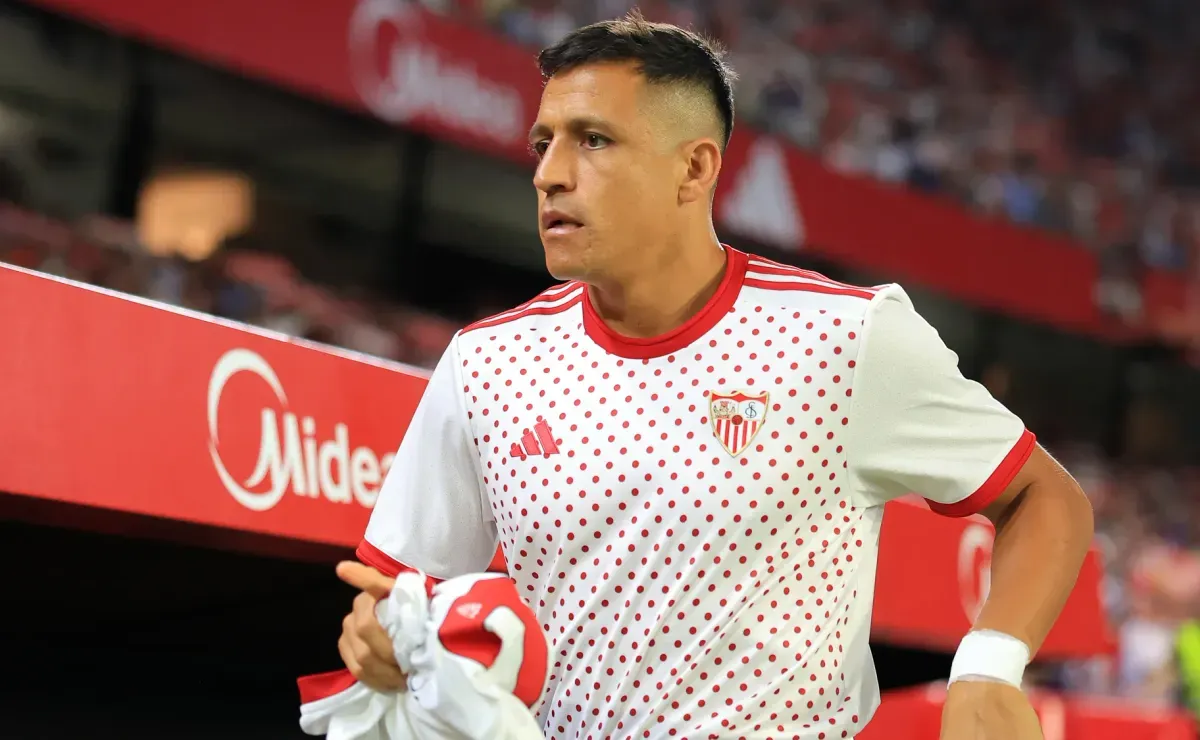 Alexis Sánchez y notable actitud: lo pillan callando bocas en el Sevilla