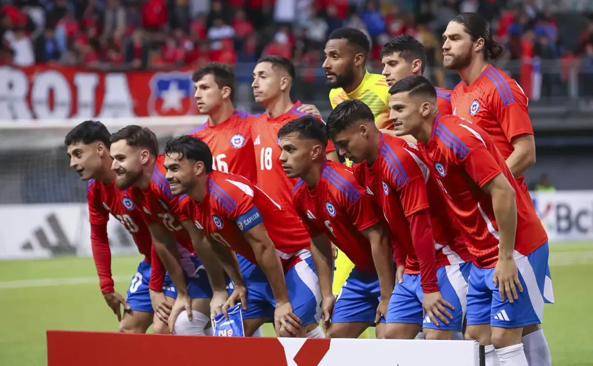 La selección chilena cimenta la formación para el amistoso ante Rusia
