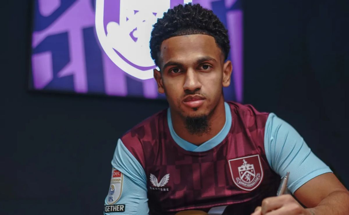 Oficial: Marcus Edwards deixa o Sporting e é apresentado no Burnley