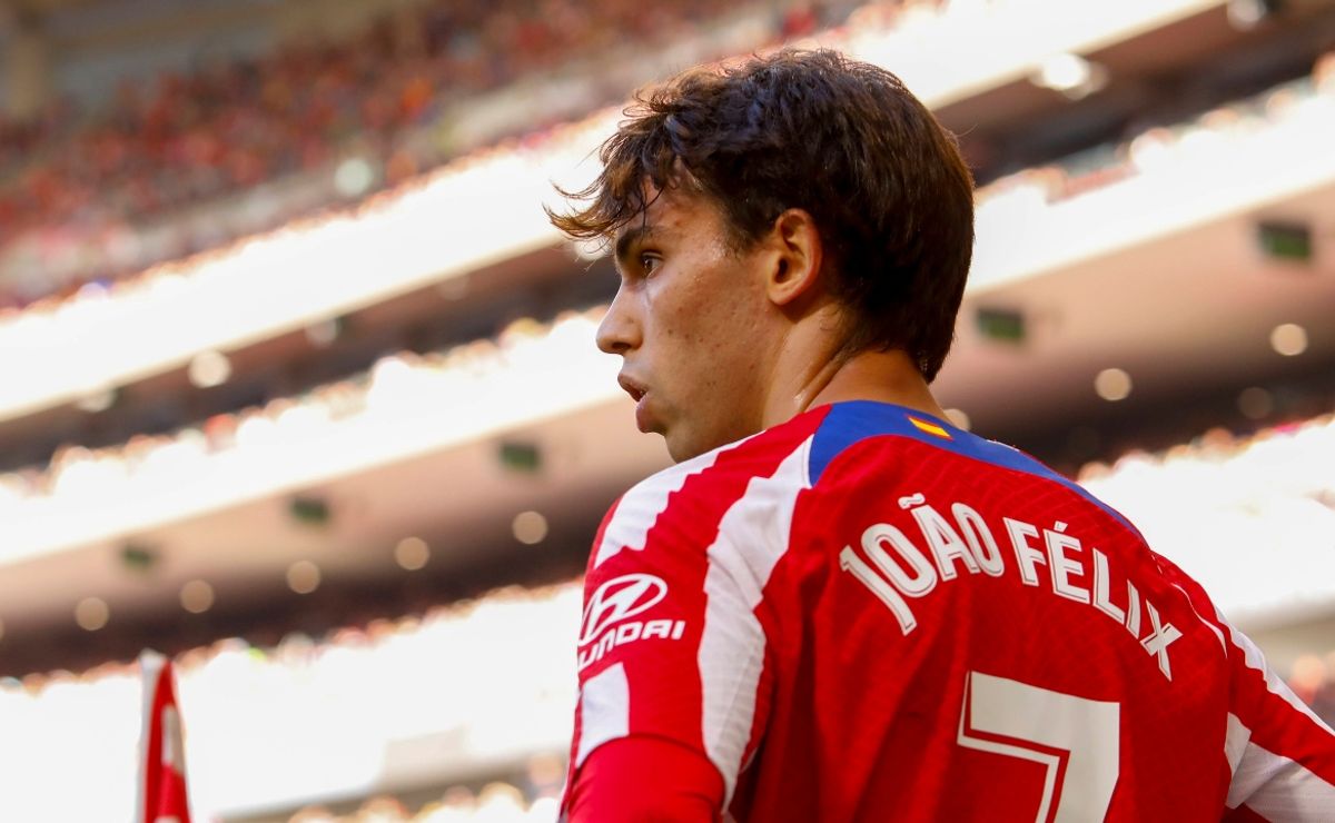 Arsenal and Man United battle for João Félix