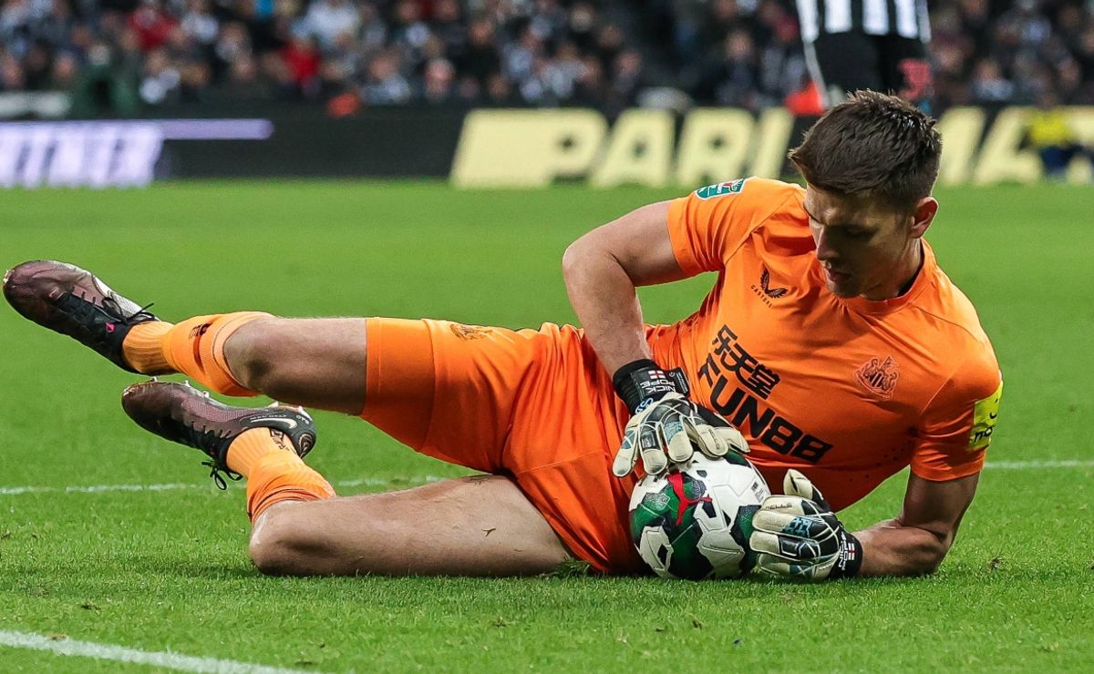 Nick Pope labeled 'best goalkeeper in the world' by Guimaraes