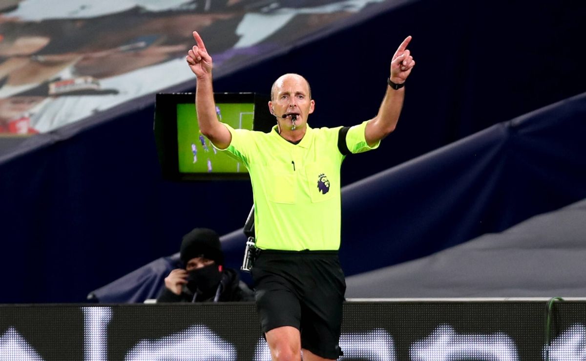 Mike Dean may not return as EPL VAR, says report - World Soccer Talk